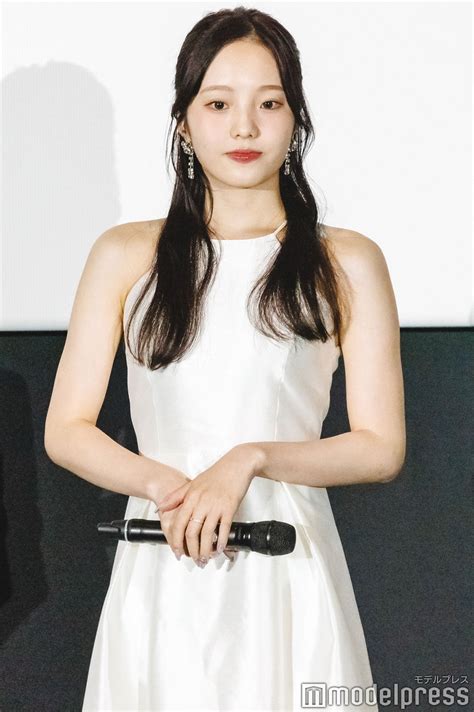 画像22 34 本田真凜、タンクトップでバイクに跨るショット公開「映画のワンシーンみたい」「ギャップすごい」と反響 モデルプレス