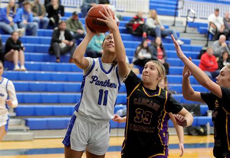 Prep Hoops South Medford Rides Early Wave At Iolani Classic In Hawaii