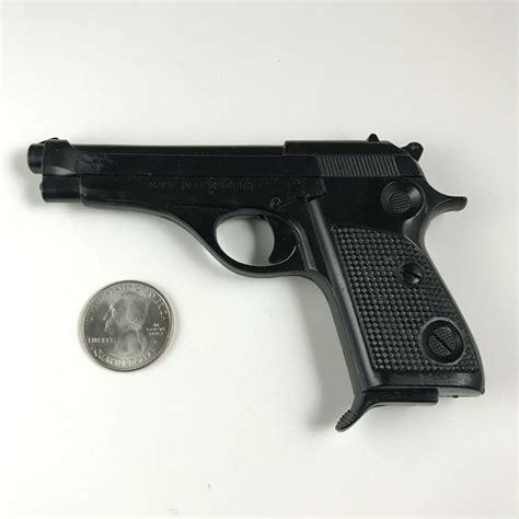 Toy Gun Pistol Handgun 9mm Beretta Mini Miniature Hong Kong Vintage