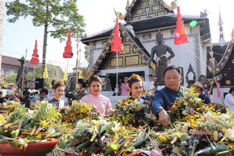 เชียงใหม่เริ่มแล้ว ประเพณีใส่ขันดอกบูชาเสาอินทขีลประจำปี 2566