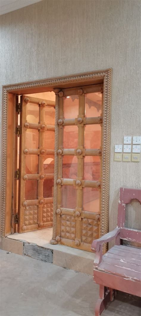 باب قديم Old Door منزل سعود الكويتي مدينة العيون الاحساء السعودية بيت قديم بطراز العثماني القديم