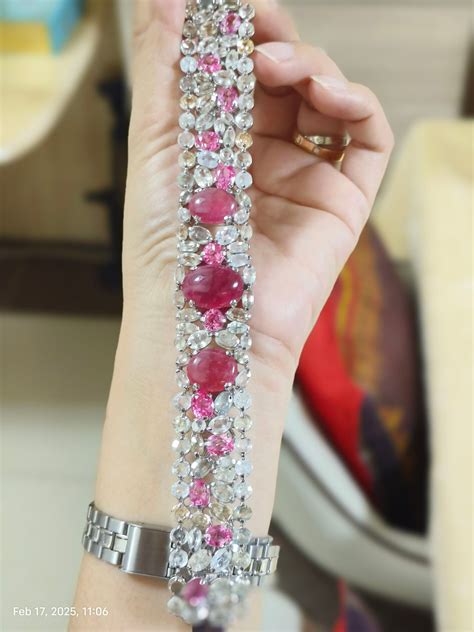 វិចិត្រណា វិចិត្រណា អលង្ការត្បូងធម្មជាតិ