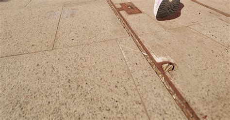 한 무리의 여성들이 보도를 달리고 있다 사진 Unsplash의 운동 이미지