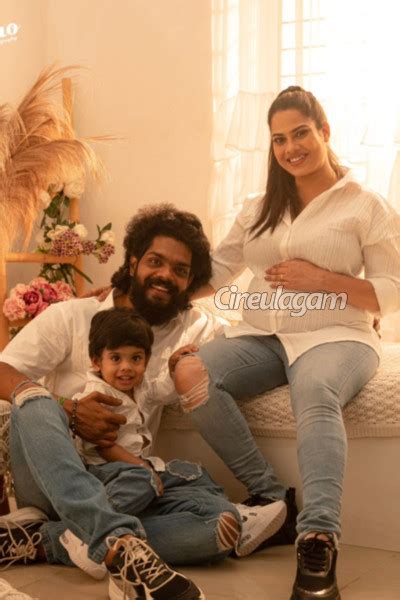 தனது 2வது மகனின் புகைப்படத்துடன் பெயரை அறிவித்த சீரியல் நடிகை அனு விக்னேஷ்