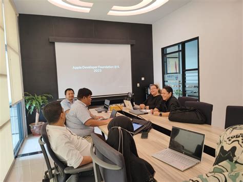 Apple Developer Academy Infinite Learning Batam Menawarkan Program Apple Foundation Dan