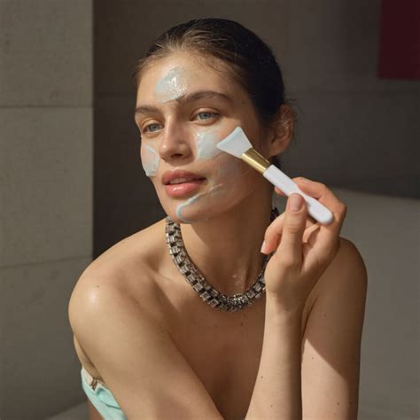 Retinol Retinal Jak Bezpiecznie Wprowadzić Je Do Pielęgnacji Po Lecie Douglas X You