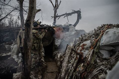 What Trench Warfare On Ukraines Front Line Looks Like The New York Times