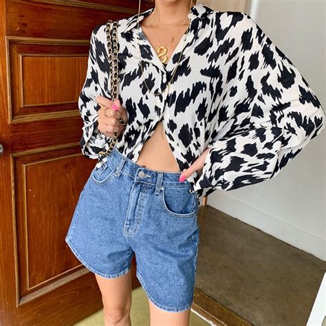 찰랑거리는 레이온 소재라 지금부터 초가을까지 쭉 입기좋은 D Ot 4f B 22 R I N G