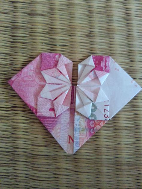 请教各位大神 图中的爱心怎么折 折纸 百度知道