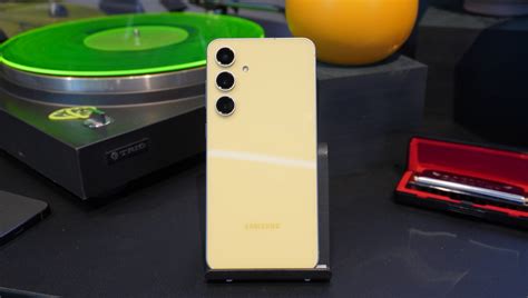 Samsung Galaxy S Fe Review First Impressions New Edge Times