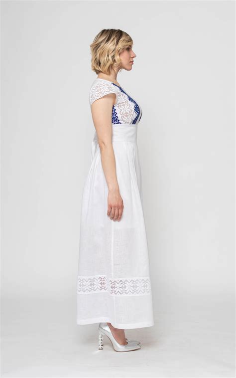Плаття вишиванка максі біле Жаклін синя купити в інтернет магазині Синій Льон