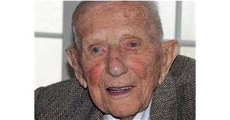 Обявен за мъртъв през 1936 г празнува 106 и рожден ден видео