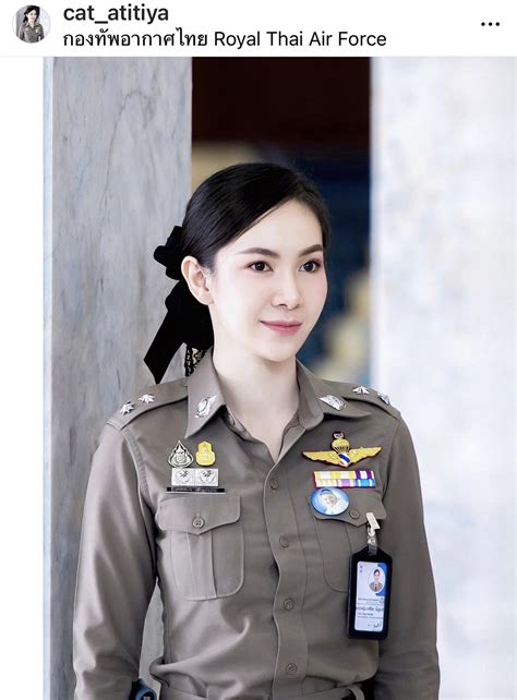 ‘ผู้กองแคท ลบภาพเลื่อนยศ เกลี้ยงเฟซบุ๊ก ไอจี พร้อมกับลบภาพที่แต่งชุดเครื่องแบบตำรวจ