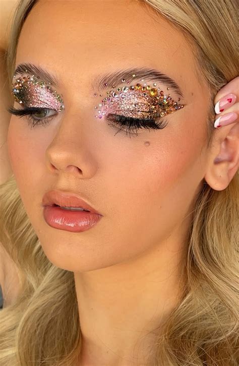 22 Glam Festive Season Makeup Ideas Rose Gold Glam Eyes