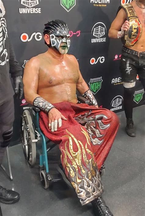 武藤敬司氏、wwe殿堂表彰タキシード姿の「グレート・ムタ」で登壇日本語で「どうもありがとうございました」 スポーツ報知