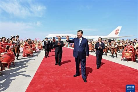 លោក Xi Jinping ប្រធានរដ្ឋចិនដឹកនាំគណៈប្រតិភូមជ្ឈិមចិនអញ្ជើញទៅដល់ទីក្រុង Urumqi
