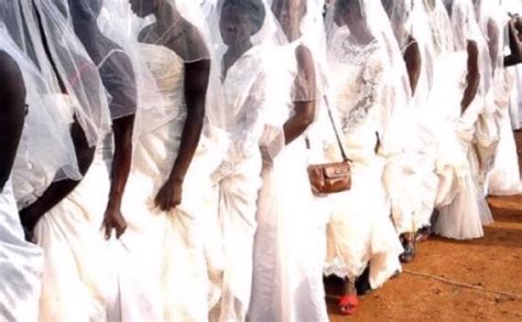 Дундаа нөхөртэй эгч дүүс