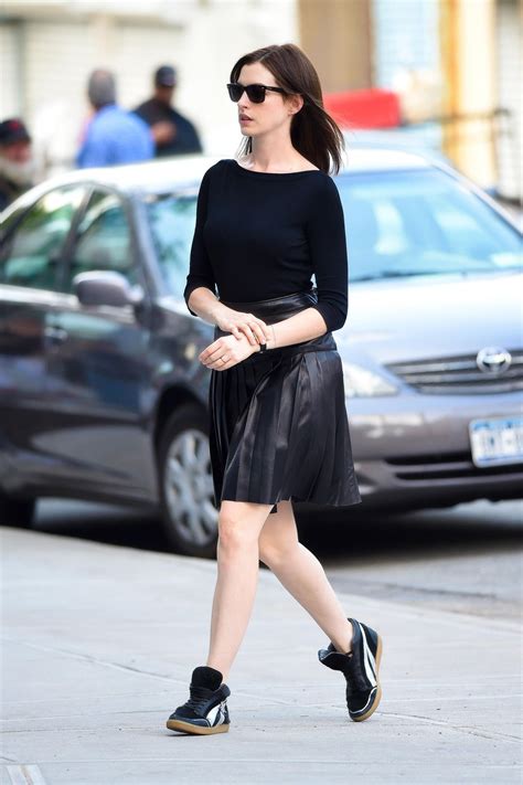 Anne Hathaway The Intern Set Photos Nyc August 2014 • Celebmafia