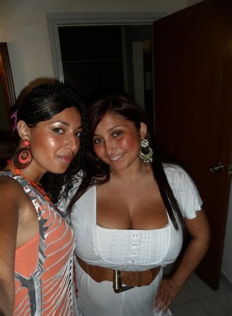 Cleavage Downblouse And Nipple Peeks Collection Vol 90 Porn Pictures