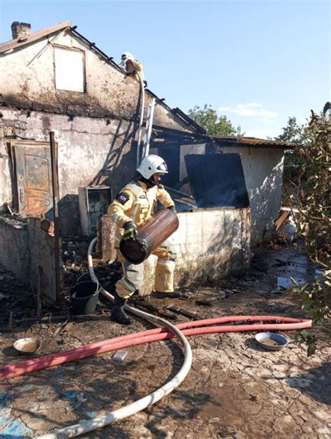 В Нижнегорском районе огнеборцы отбили дом от огня Лента новостей Крыма