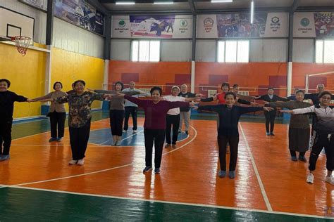 Биеийн тамир спортын газар аймгийн Ахмадын хороо хамтран ахмадуудыг идэвхтэй дасгал