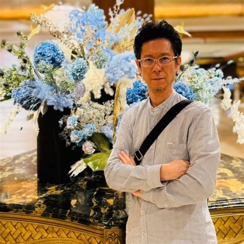 정답은 인사를 받지않고 무시하고 지나치는 겁니다 사실 질문내용이 좀 구체적이지 않아 어려웠을 것 같아요 특히나 일본인들과 오래 관계를 맺어보지 않으면 아마 일본에 오래