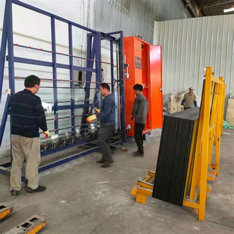 云南钢化玻璃加工车间 昆明钢化玻璃加工车间 云南磊洲安全节能玻璃有限公司