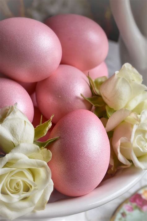 Edible Shimmering Pearl Easter Eggs Tutorial