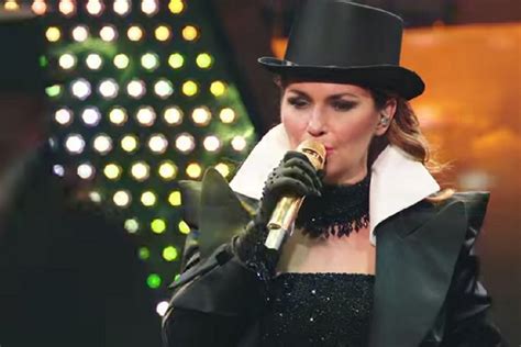 Shania Twain Shares Live Video Of Man I Feel Like A Woman