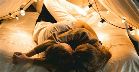 Cómo Seducirlo Con Besos Y Caricias Hasta Enloquecerlo
