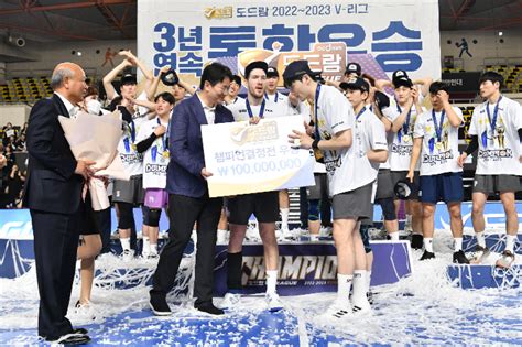 3년 연속 통합 우승 男 배구 대한항공 왕조 구축 노컷뉴스