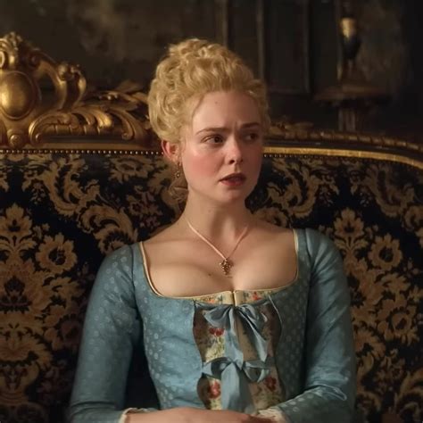 The Great Season 3 Elle Fanning Vestiti