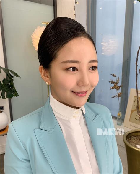 강남메이크업 신사메이크업 청담메이크업 메이크업레슨 𝗗𝗔𝗞𝗬𝗢 다교 대표원장 다교의 현직 승무원 헤어메이크업 ️ ⠀⠀⠀⠀ 대한항공승무원 프로필사진 찍으러 다교에