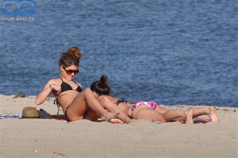 Shenae Grimes Nude Pictures Onlyfans Leaks Playboy Photos Sex Scene Uncensored