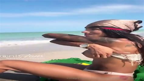 Stroking On The Beach Eporner Stroking On The Beach Eporner