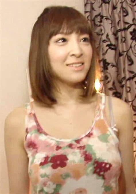 カラオケ店でナンパした可愛い店員さんを「看板娘のプライベート」と言うインターネット番組に出演依頼！？謝礼金の力で下着姿からなし崩し的にsexに
