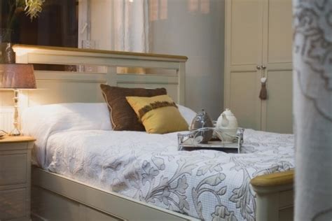 Buying Bed Sheets Does Sheet Thread Count Matter ZipSheets Australia