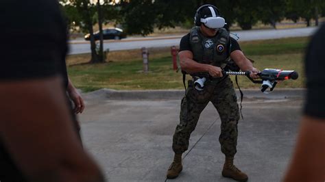 Marines Use Virtual Reality Pugil Stick Simulator As A Recruiting Tool