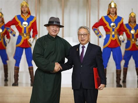 УИХ ын гишүүн асан Р Амаржаргал Онц бөгөөд бүрэн эрхт элчин сайд цол