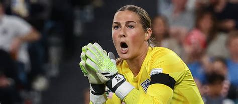 Mary Earps Helps England Through To Womens World Cup Semifinals After Shaky Start Man United