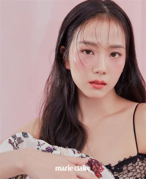 크리스챤 디올 뷰티와 지수가 그려낸 몽환적 뷰티 룩 마리끌레르 코리아 Marieclairekorea