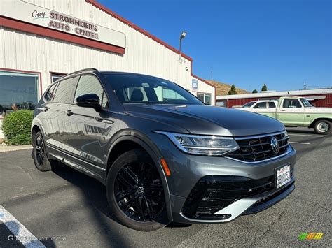 2022 Platinum Gray Metallic Volkswagen Tiguan Se R Line 146292125