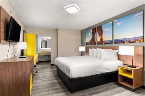 Days Inn By Wyndham Albuquerque Northeast Albuquerque Nm Hotels