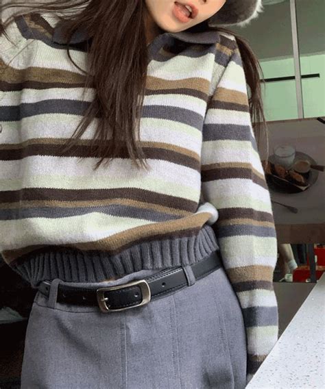 브이넥 배색 스트라이프 카라 니트 티셔츠 Sg91213