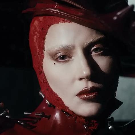 Lady Gaga Abracadabra Mv Em 2025 Tatuagem Lady Gaga Lady Gaga Lady