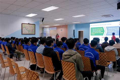Sinh viên Khoa Công nghệ thông tin tham quan công ty TMA Solutions TRƯỜNG ĐẠI HỌC MỞ TP HCM