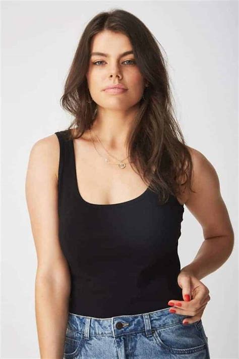 Different Types Of Tank Tops Plus Tips On Wearing Them