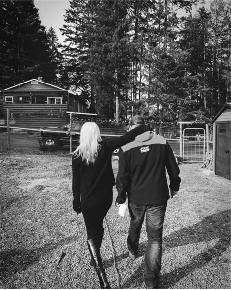 Pamela Anderson Marries Her Bodyguard Dan Hayhurst In Her Fifth Wedding