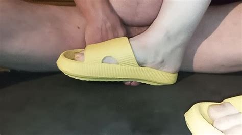 NEW COCK CRUSH WITH MY COSY SLIDES PINK FLATS RIVER ISLAND HARD MULES BAREFOOT ON FLOOR