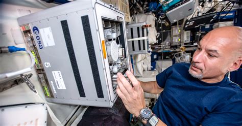 Bacteria Could Make Space Mining More Efficient